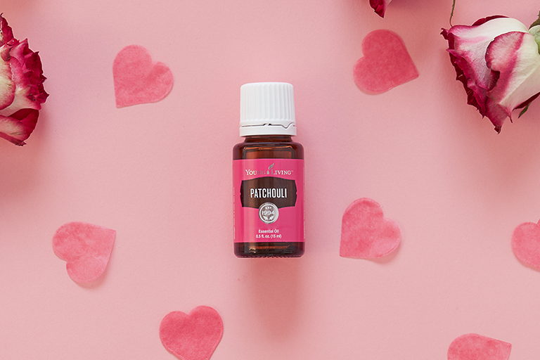 Een portret van patchoeli: herkomst, gebruik en zelfgemaakte parfum ...