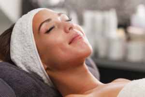 DIY steam facial with essential oils - Young Living Blog EU