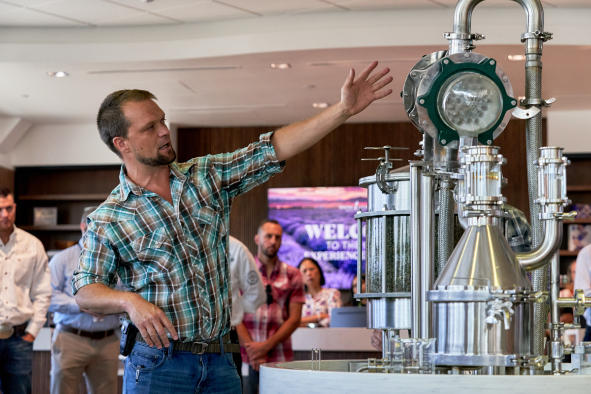 Young Living農場：生產優質精油的基礎 - Young Living 網誌