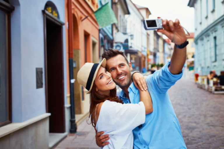 7 Tips for Snapping the Perfect Selfie | Young Living Blog