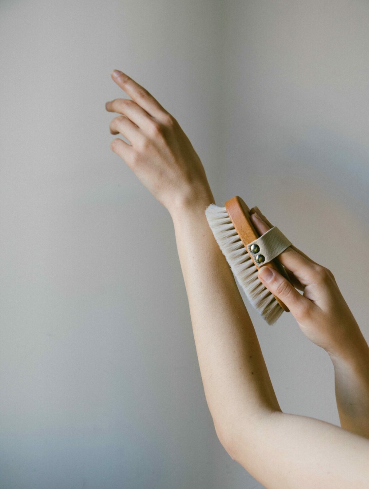 Inner Peace w/ Dry Brushing & Oil Massage | Young Living Blog